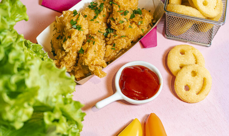 What to add to French fries? Check out our ideas for serving fries